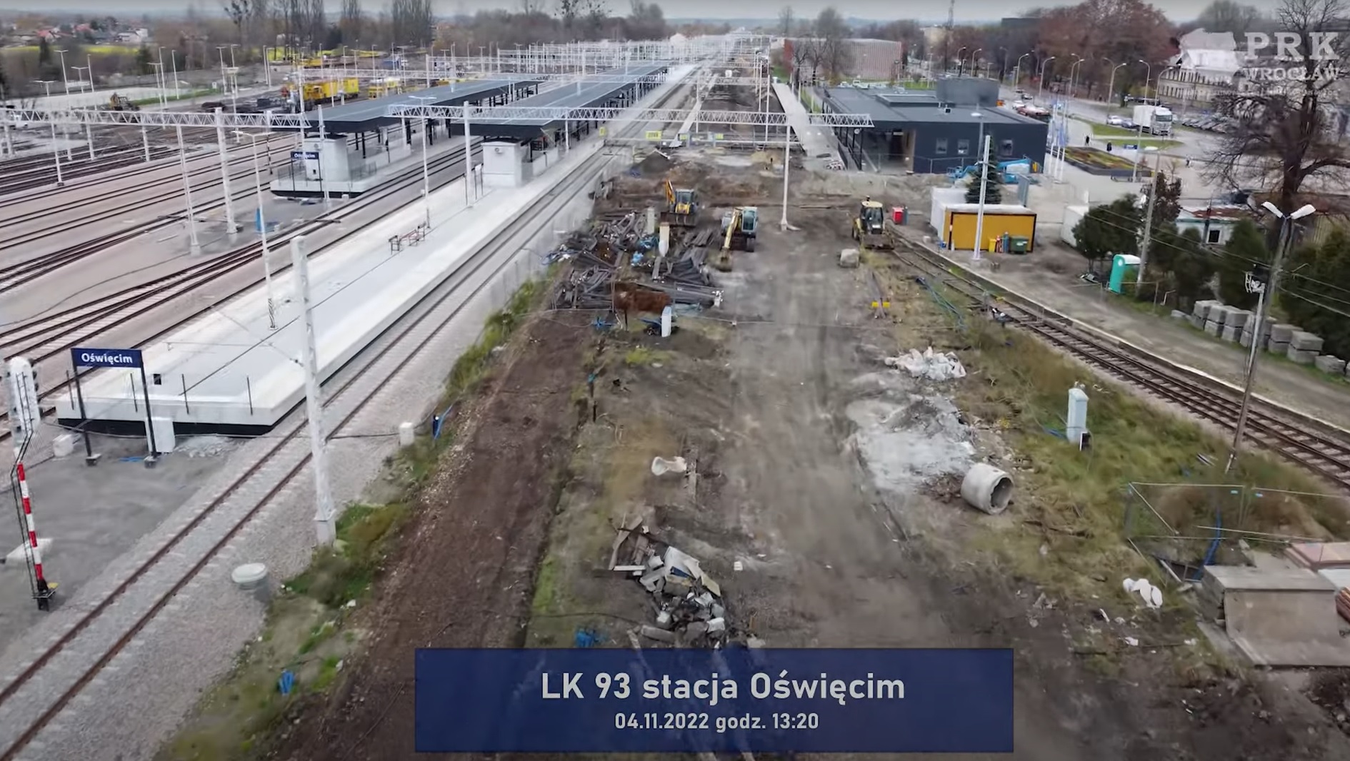 OŚWIĘCIM. Przebudowa stacji kolejowej w Oświęcimiu robi ogromne wrażenie [DRON]